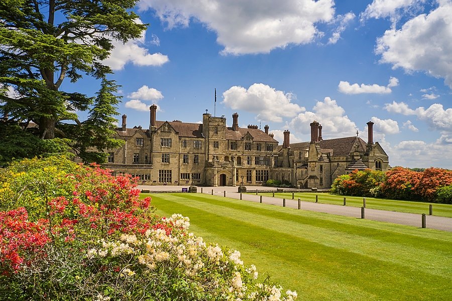 Ampleforth College ⇒ full boarding & Catholic | English boarding school | von Bülow Education